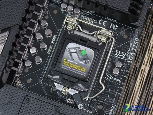彻底抵御灰尘侵袭 华硕剑齿虎Z87美图赏_华硕 SABERTOOTH Z87_主板评测-中关村在线
