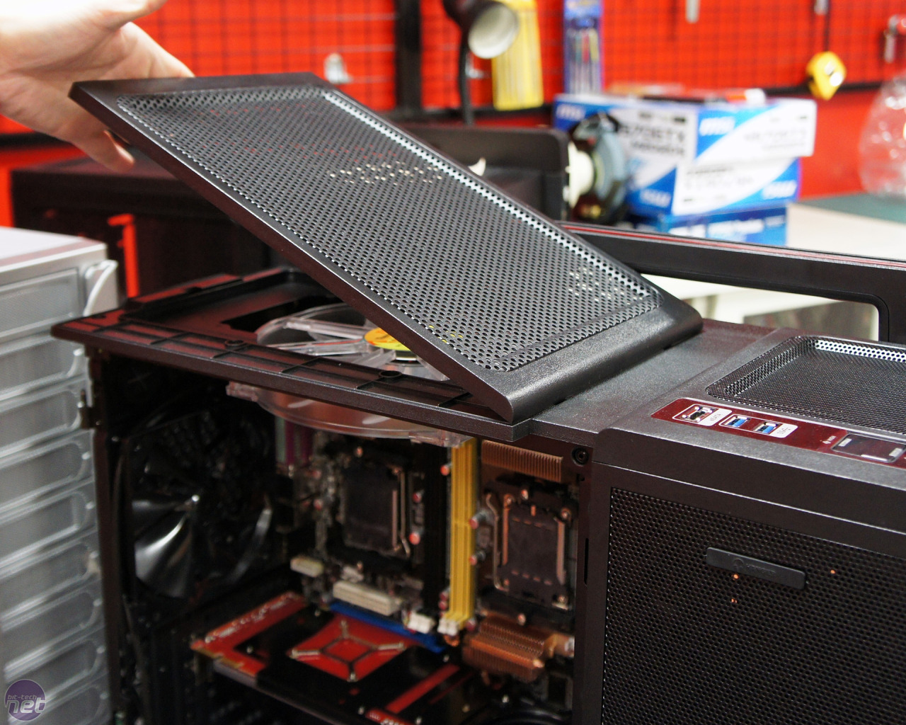 Level 10 GT细节设计_Tt Level 10 GT（VN10001W2N）_机箱电源评测-中关村在线